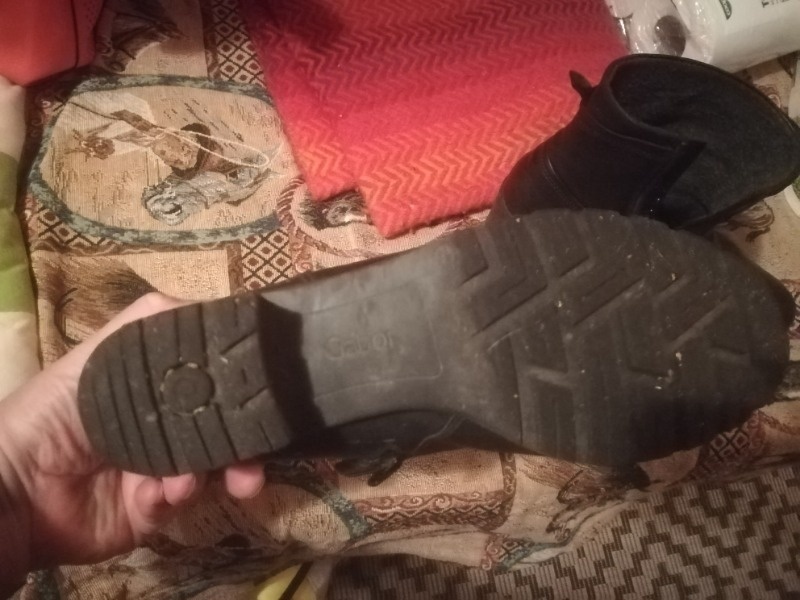 Hand trampled by boots - Heavy Trampling Forum - Heavy Trampling Videos